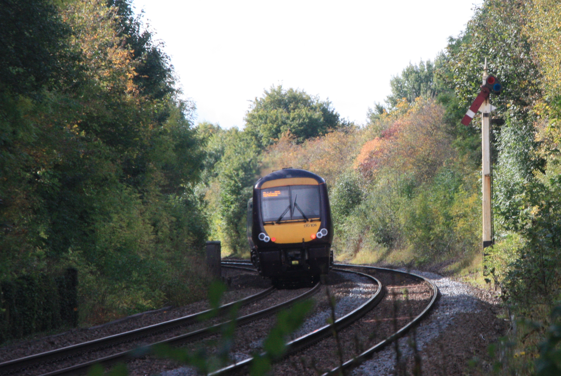 Britain’s rarest main line signal survives another year – RailwayWorld.net
