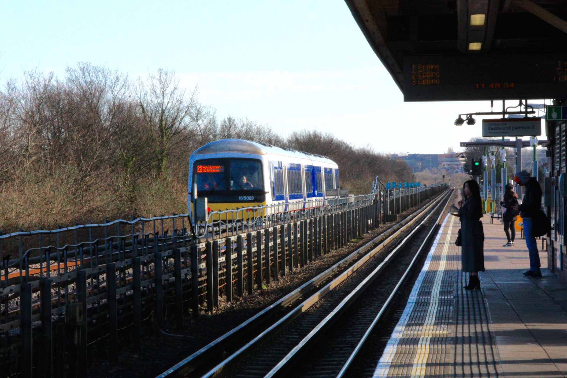 London’s last lower quadrant semaphore signals – RailwayWorld.net