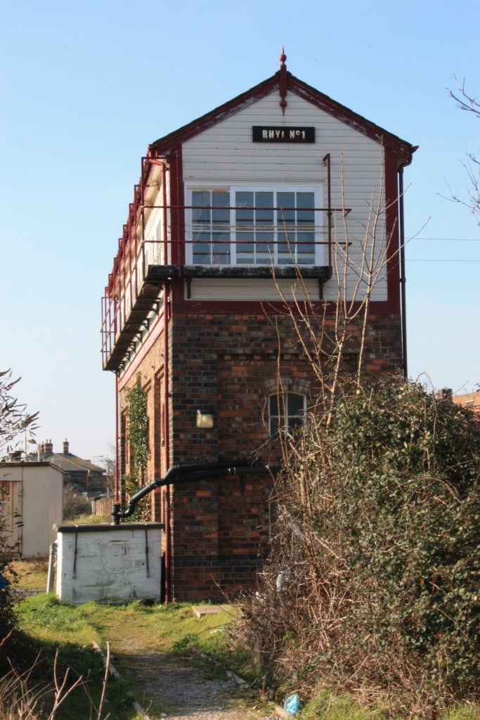 Eleventh hour dawns for Wales’ finest working signal box – RailwayWorld.net