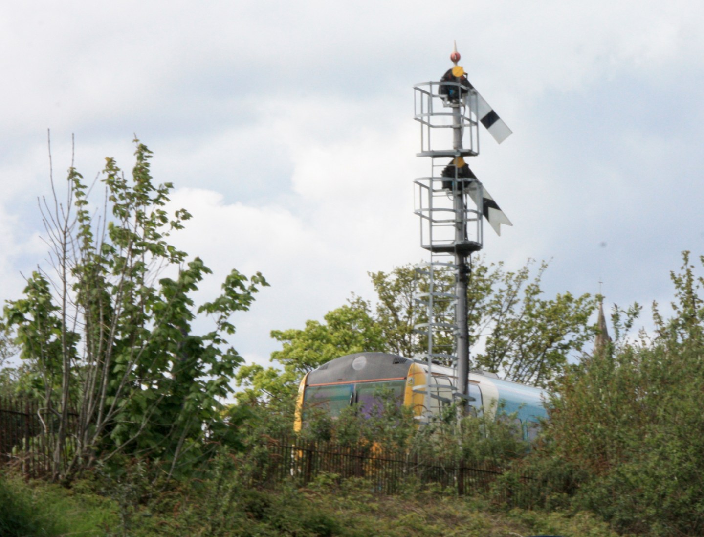 Britain’s last working lower quadrant distant signal – RailwayWorld.net