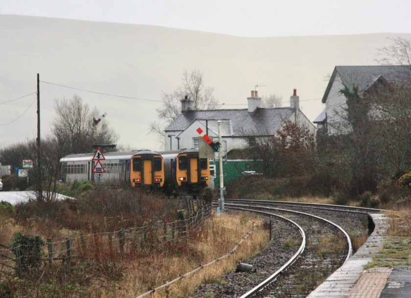 Working semaphore distant signals in west Cumbria – RailwayWorld.net