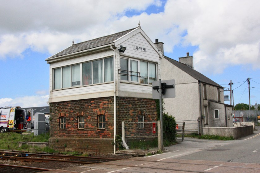 An island of semaphores in North Wales – RailwayWorld.net
