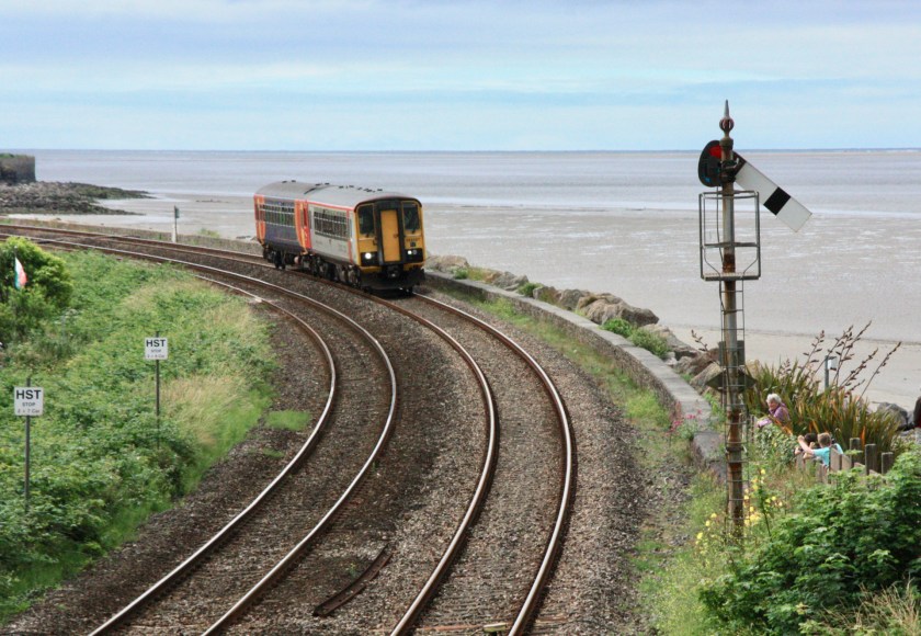 Favourite photo-spots: Ferryside – RailwayWorld.net