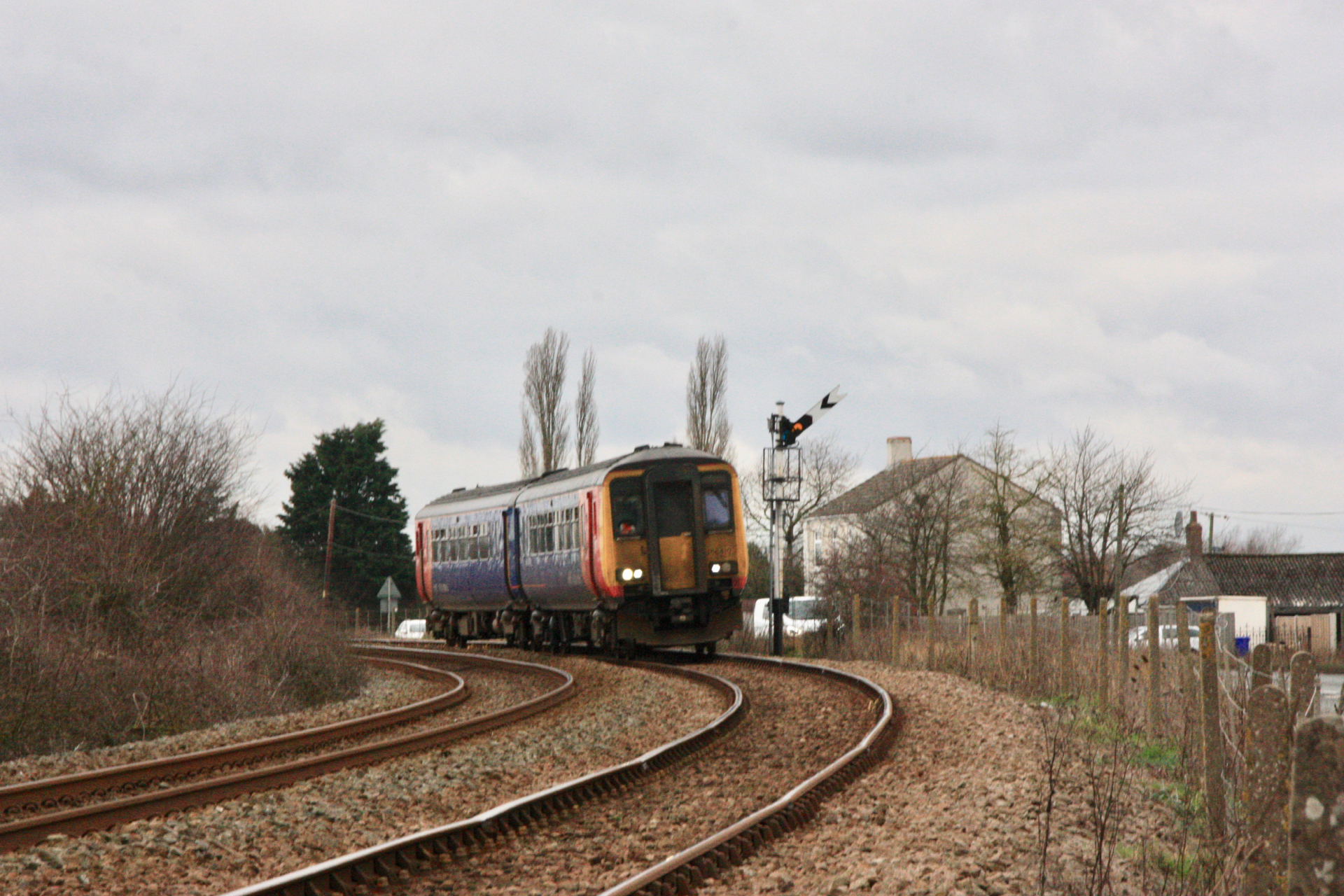Favourite photo-spots: Hubbert’s Bridge – RailwayWorld.net