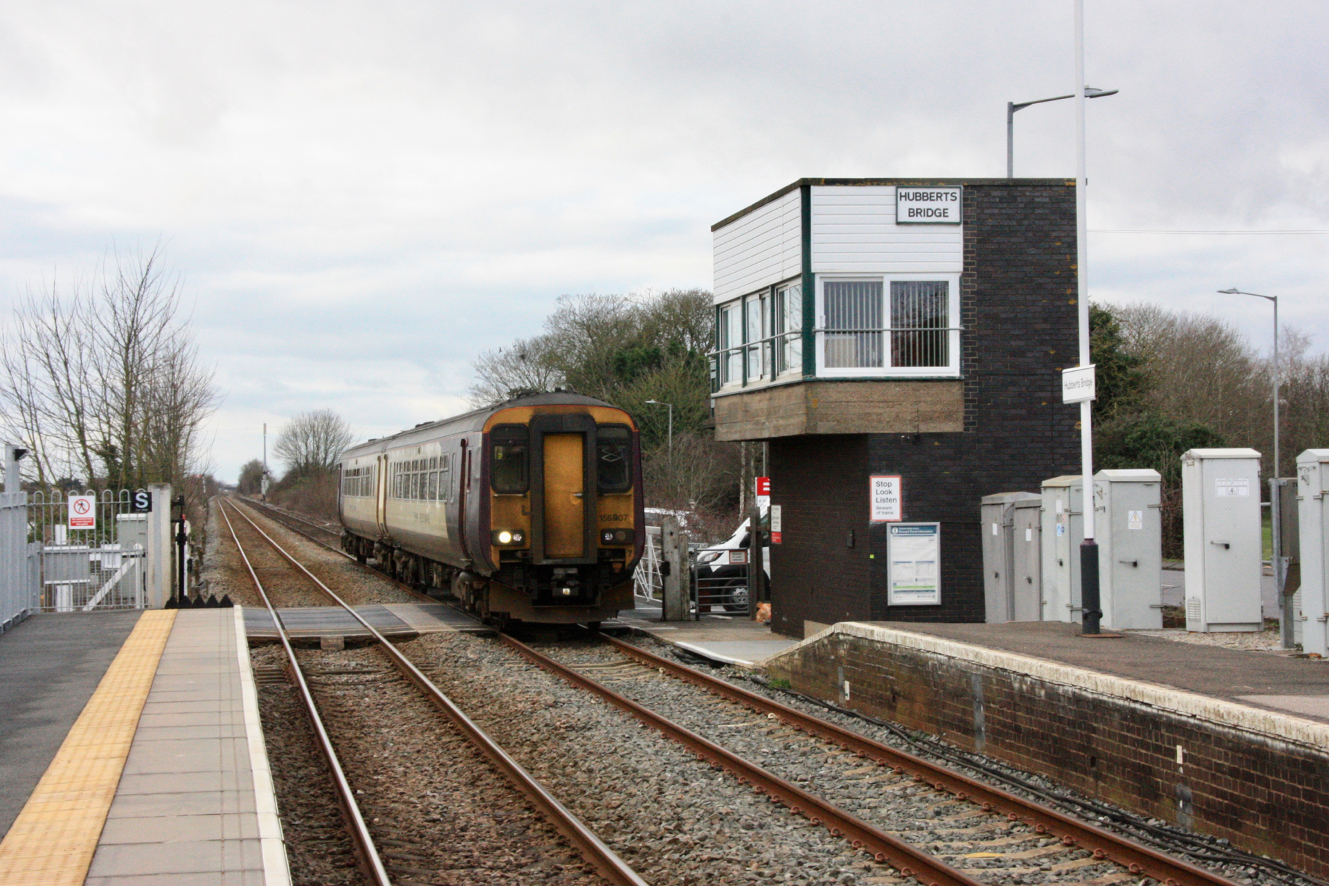 Favourite photo-spots: Hubbert’s Bridge – RailwayWorld.net