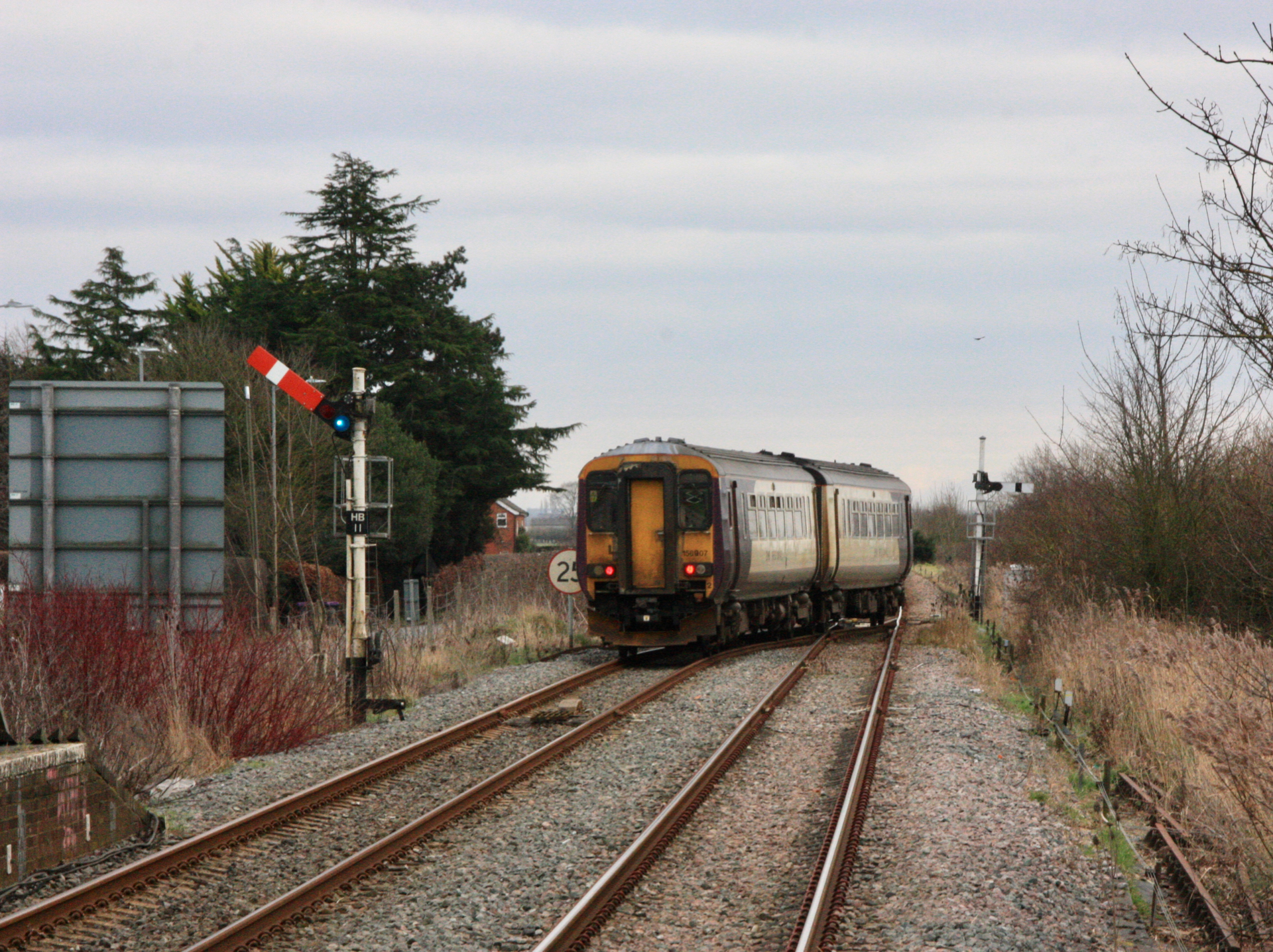 Favourite photo-spots: Hubbert’s Bridge – RailwayWorld.net