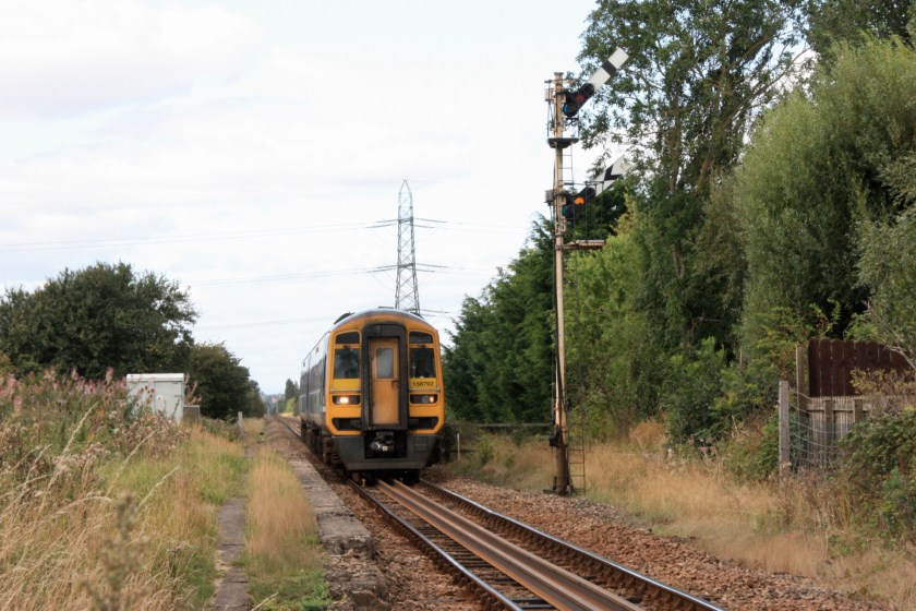 England’s last combined home and distant semaphores – RailwayWorld.net