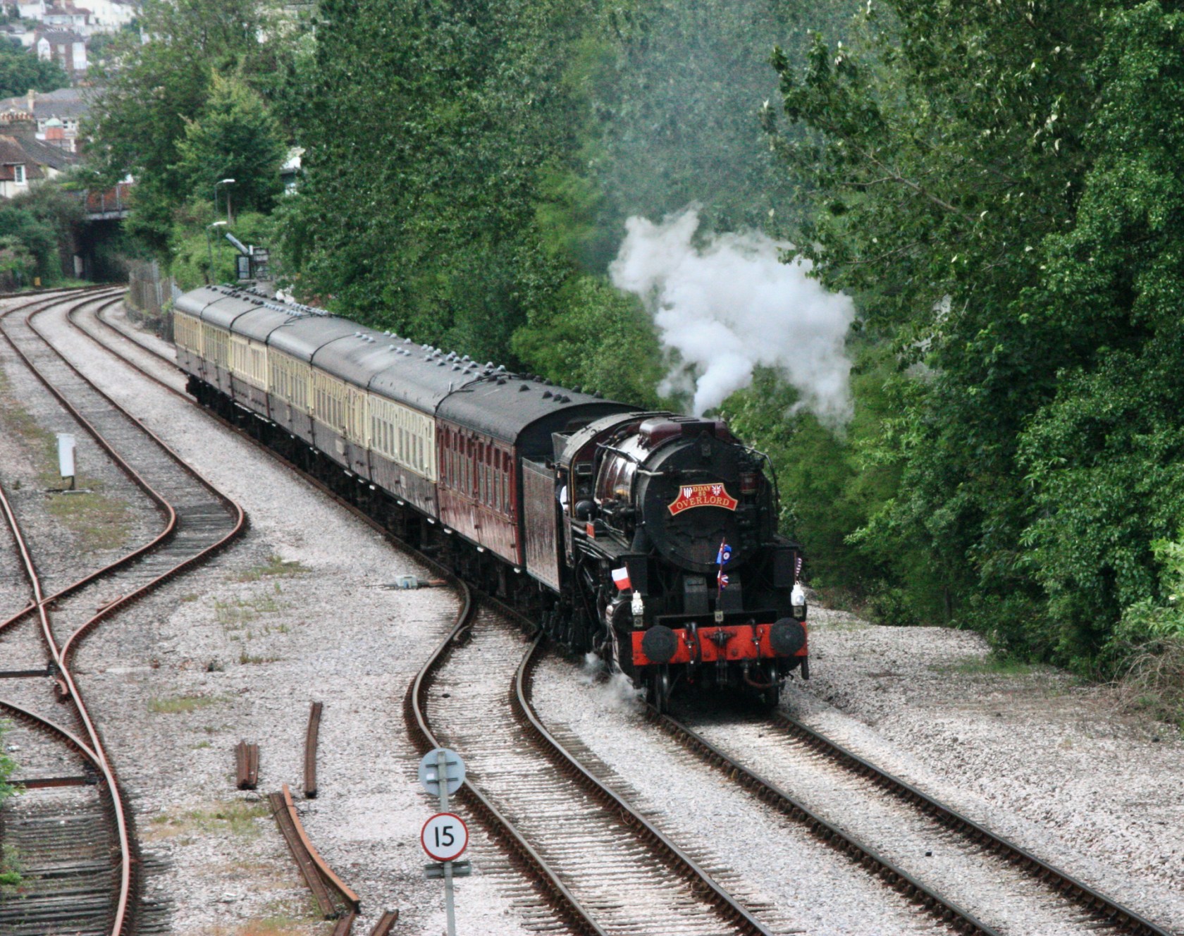 D-Day 80 remembered at Goodrington Sands – RailwayWorld.net