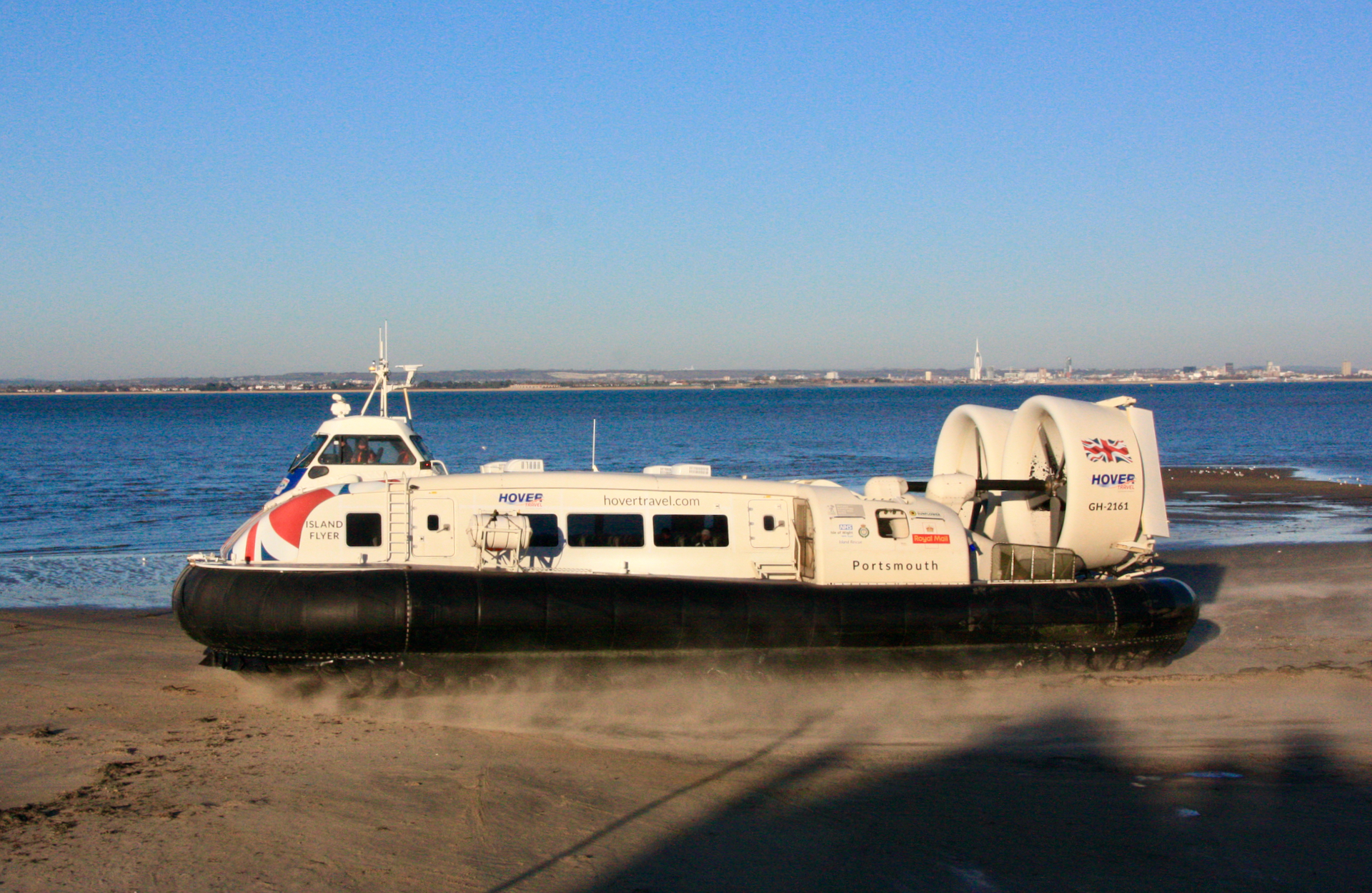 Winter sunshine on the Isle of Wight – RailwayWorld.net