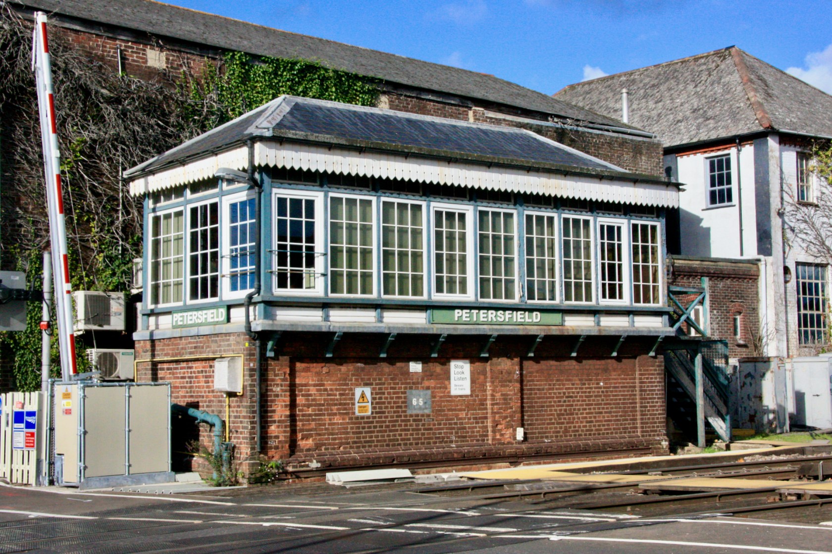 End of an era on the Portsmouth Direct Line – RailwayWorld.net