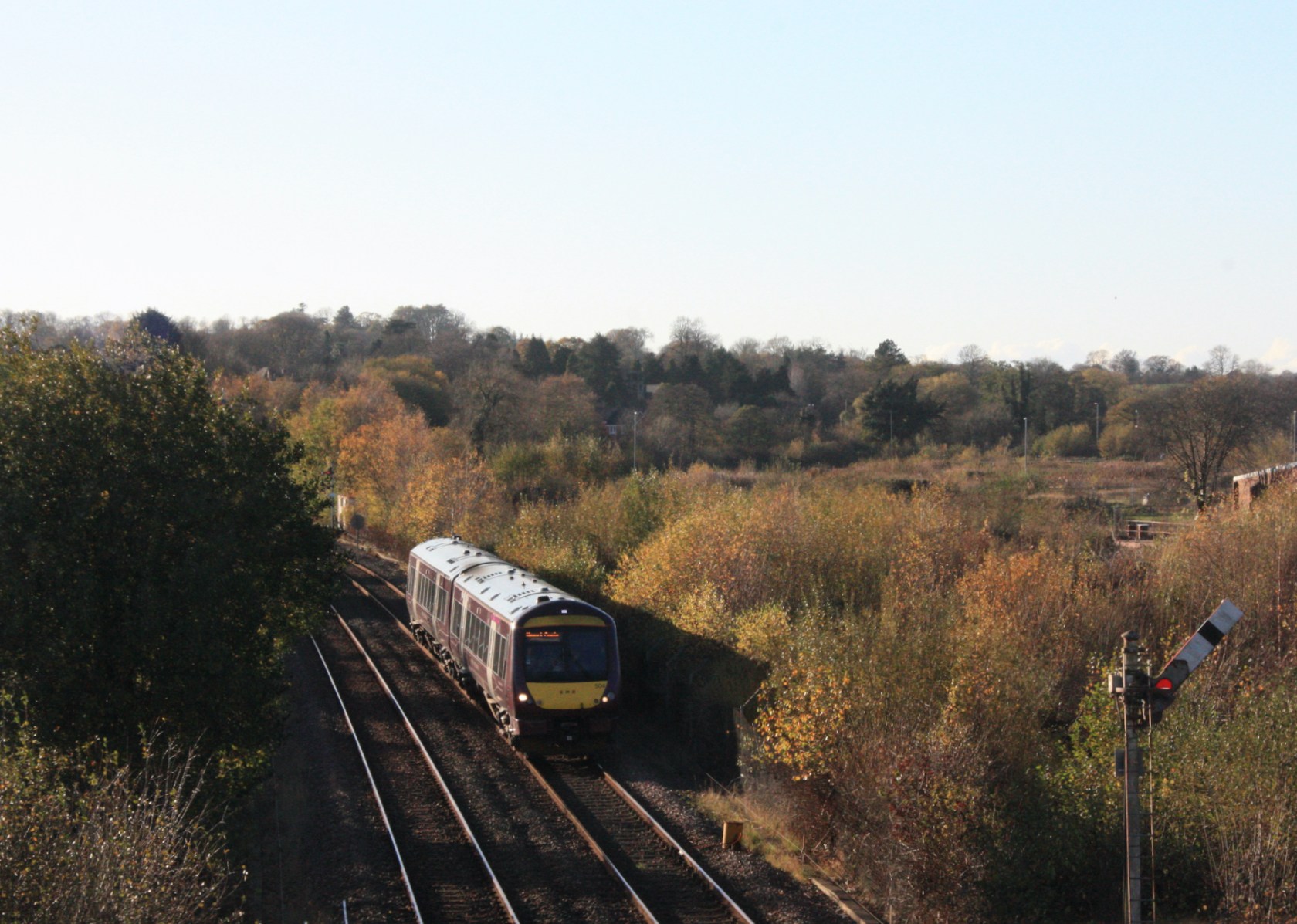 A full set of semaphores at Uttoxeter – RailwayWorld.net