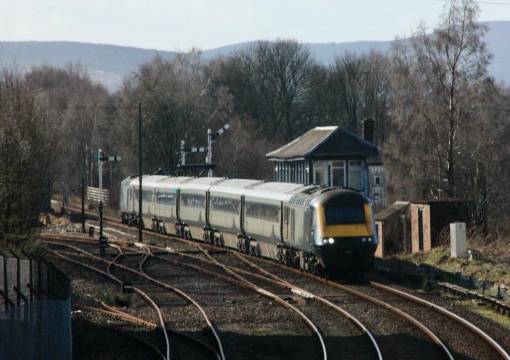 HST and semaphores in NE Scotland – RailwayWorld.net